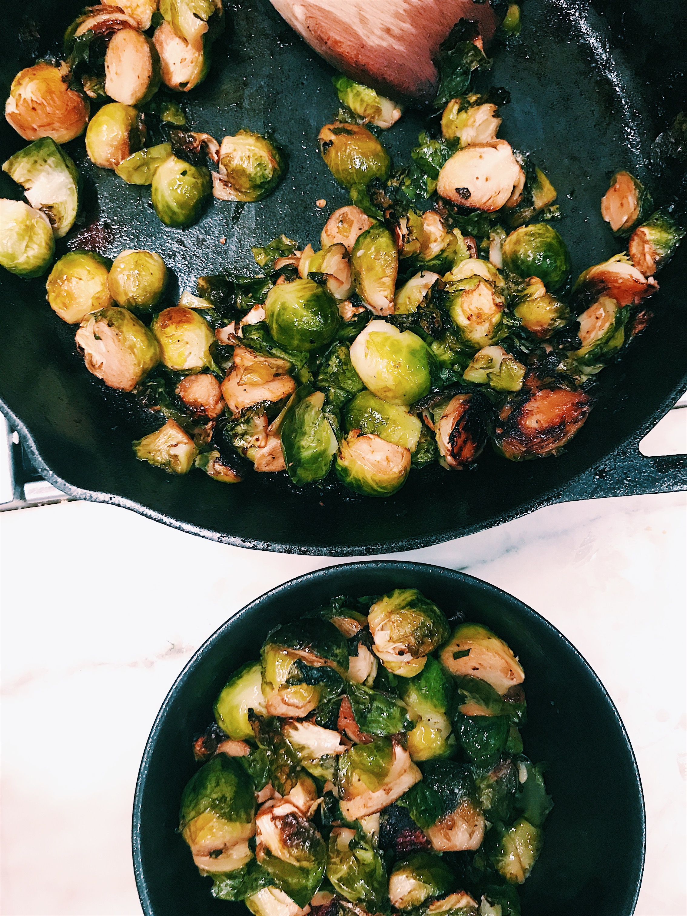 CRISPY ROASTED BRUSSELS SPROUTS - Bonberi